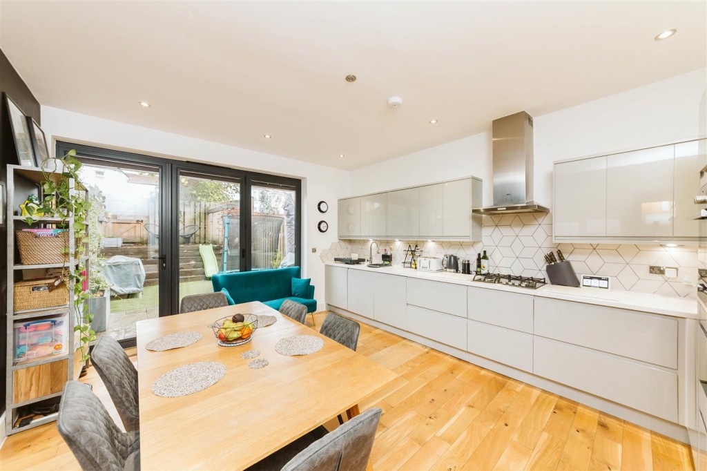 24, Balfour Road, Bedminster, Bristol, BS3 2AF, 4 bedroom, House - Mid ...
